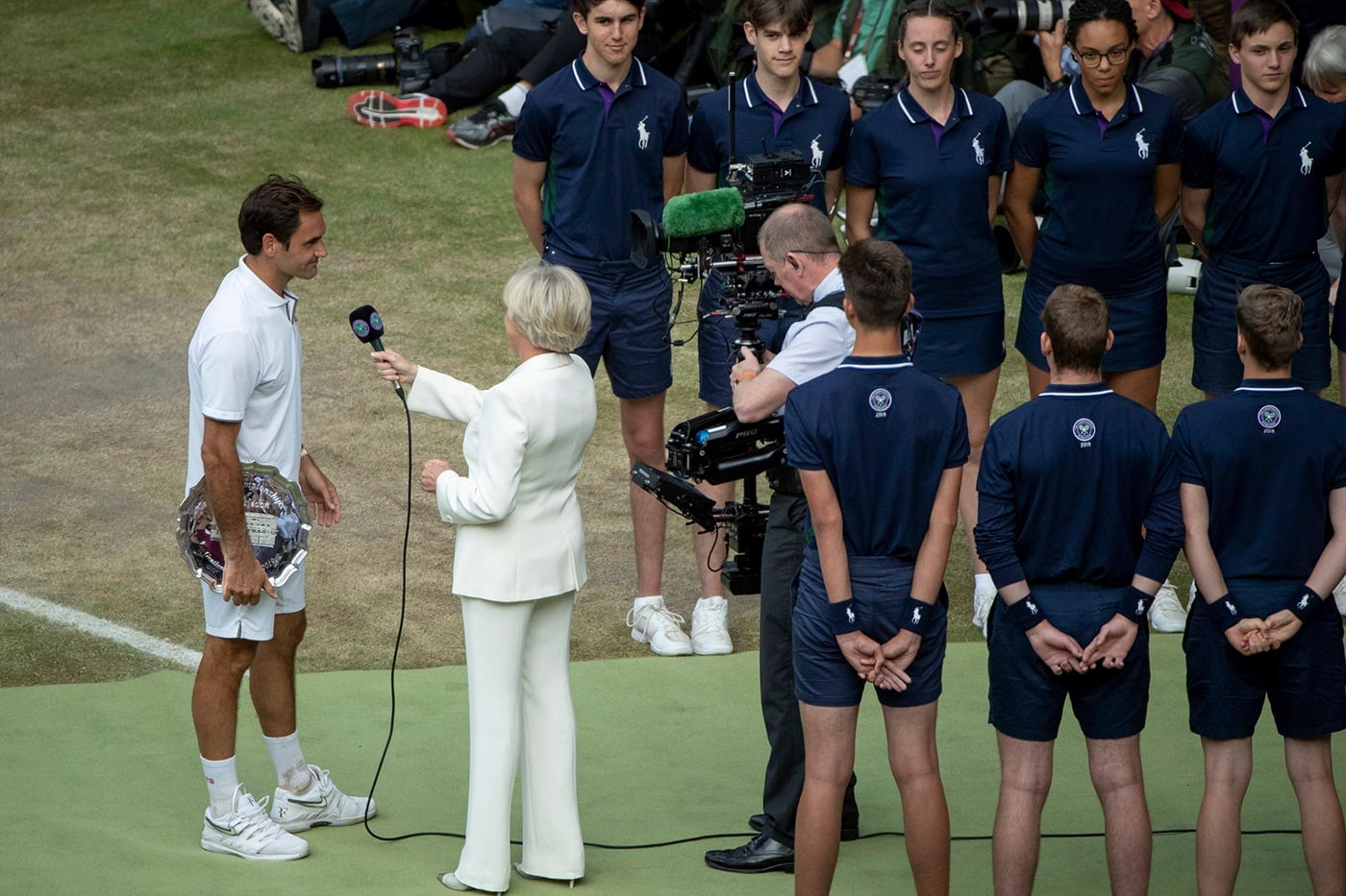 Sue Barker receives Wimbledon Distinguished Service Award - The Championships, Wimbledon ...