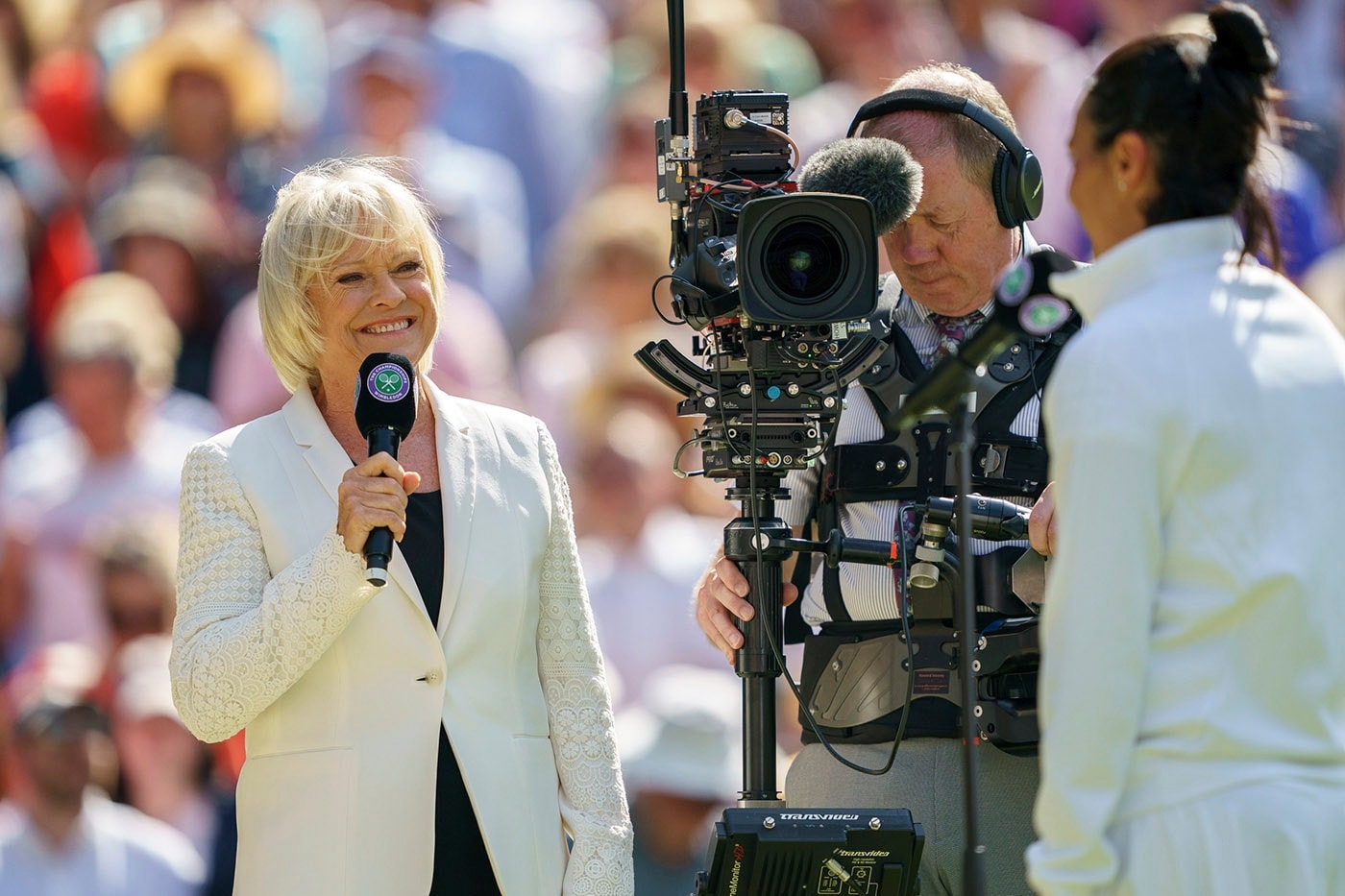 Sue Barker receives Wimbledon Distinguished Service Award - The Championships, Wimbledon ...